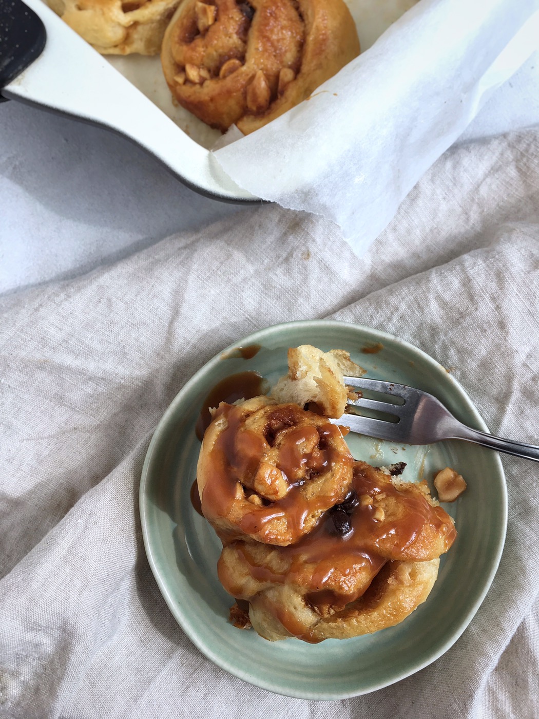 Chocolate Caramel Buns with Peanuts – MINT & OH LA LA